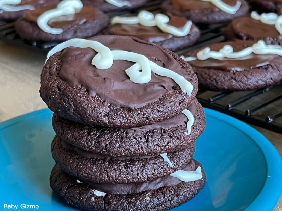 Chocolate Mallow Cupcake Cookies Crumbl Copycat Recipe - Baby Gizmo