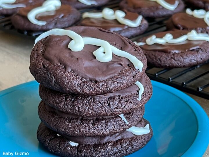 Chocolate Mallow Cupcake Cookies Crumbl Copycat Recipe - Baby Gizmo