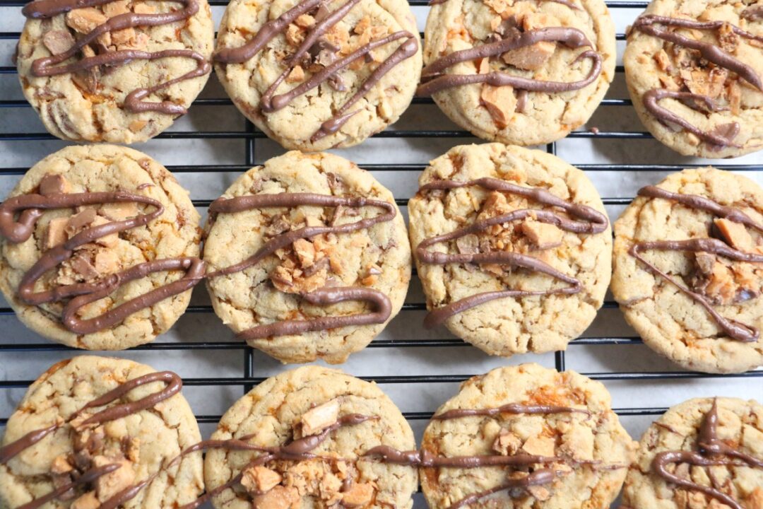 Mini Crumbl Butterfinger Cookies – | Baby Gizmo