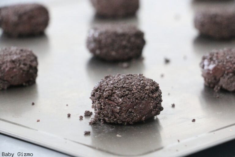 Crumbl Oreo Mallow Sandwich Cookies Copycat Recipe – Baby Gizmo