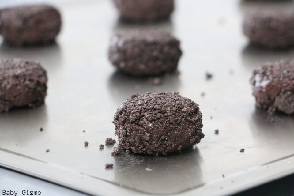 Crumbl Oreo Mallow Sandwich Cookies Copycat Recipe – Baby Gizmo