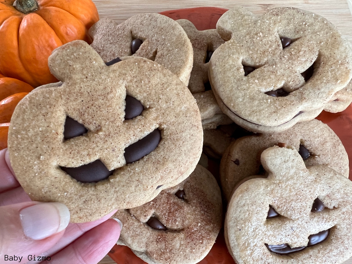 Chocolate Stuffed Jack-O'-Lantern Spice Cookies – Baby Gizmo